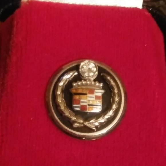 Cadillac | Accessories | Cadillac Tielapel Pin K White Gold Wdiamond ...